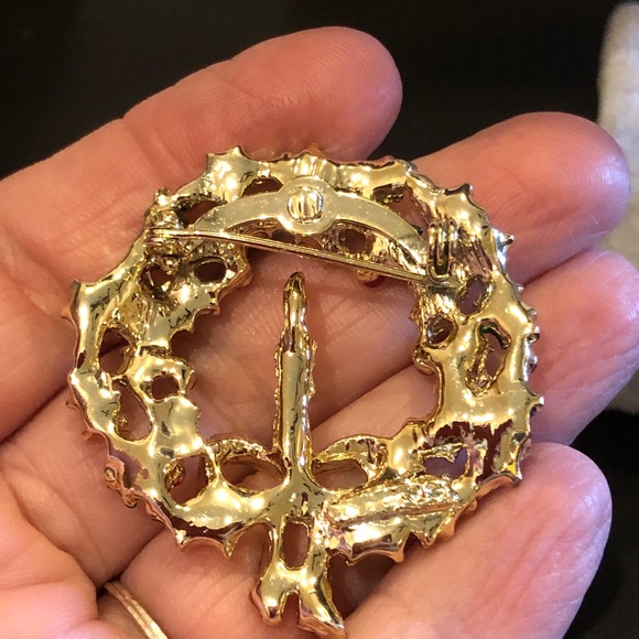 Gerry’s | Jewelry | Vintage Gerrys Christmas Wreath Brooch W Candle In ...